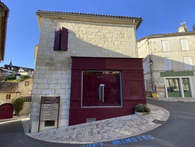 Aubeterre sur Dronne - 2 bedroom apartment for sale with ground floor ...