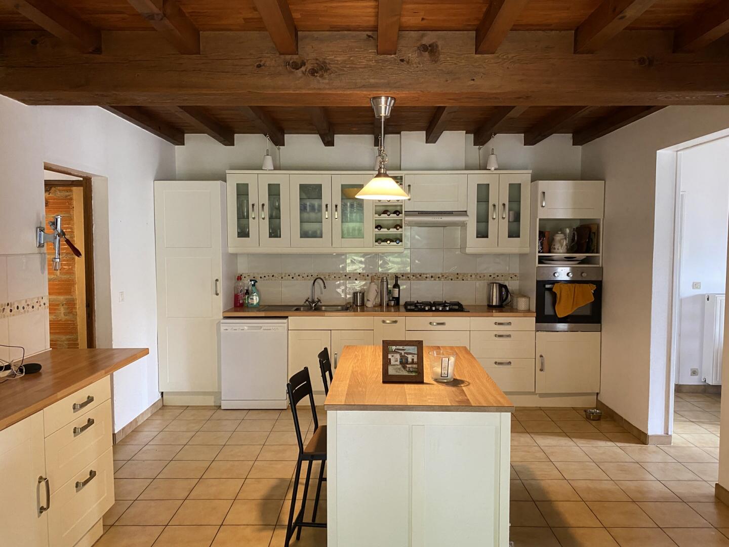 Brossac. Country house for sale. 3 bedrooms, basement and garden.